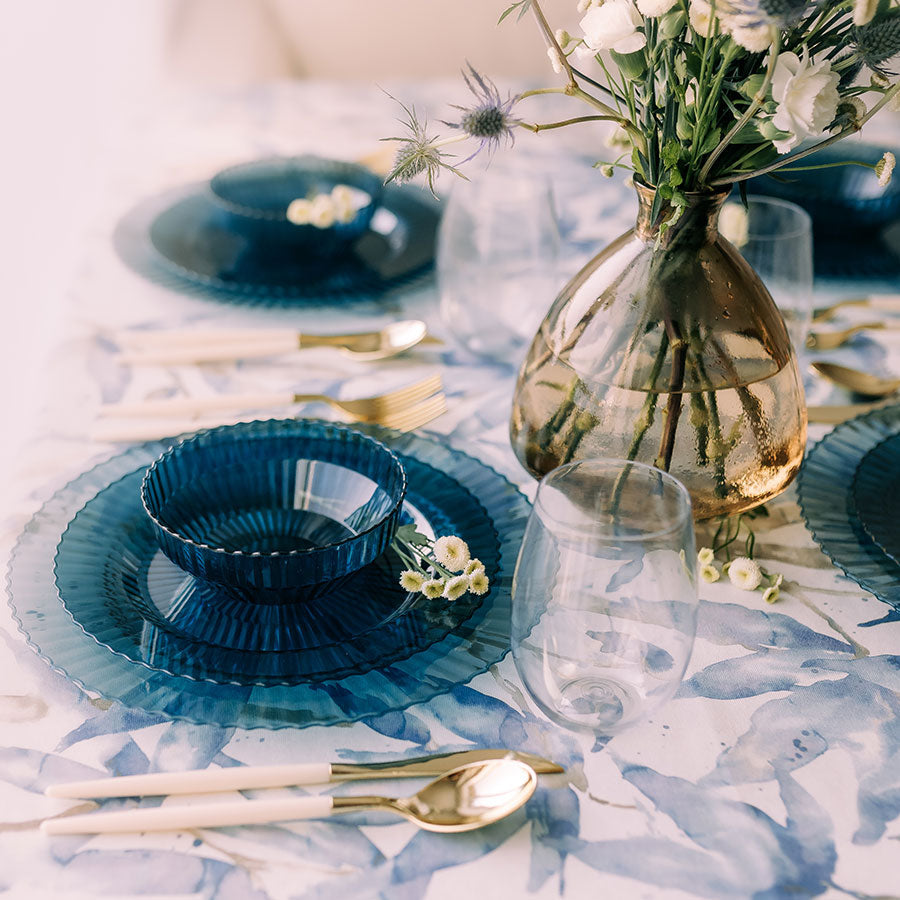 Premium Dinnerware – Crown Display